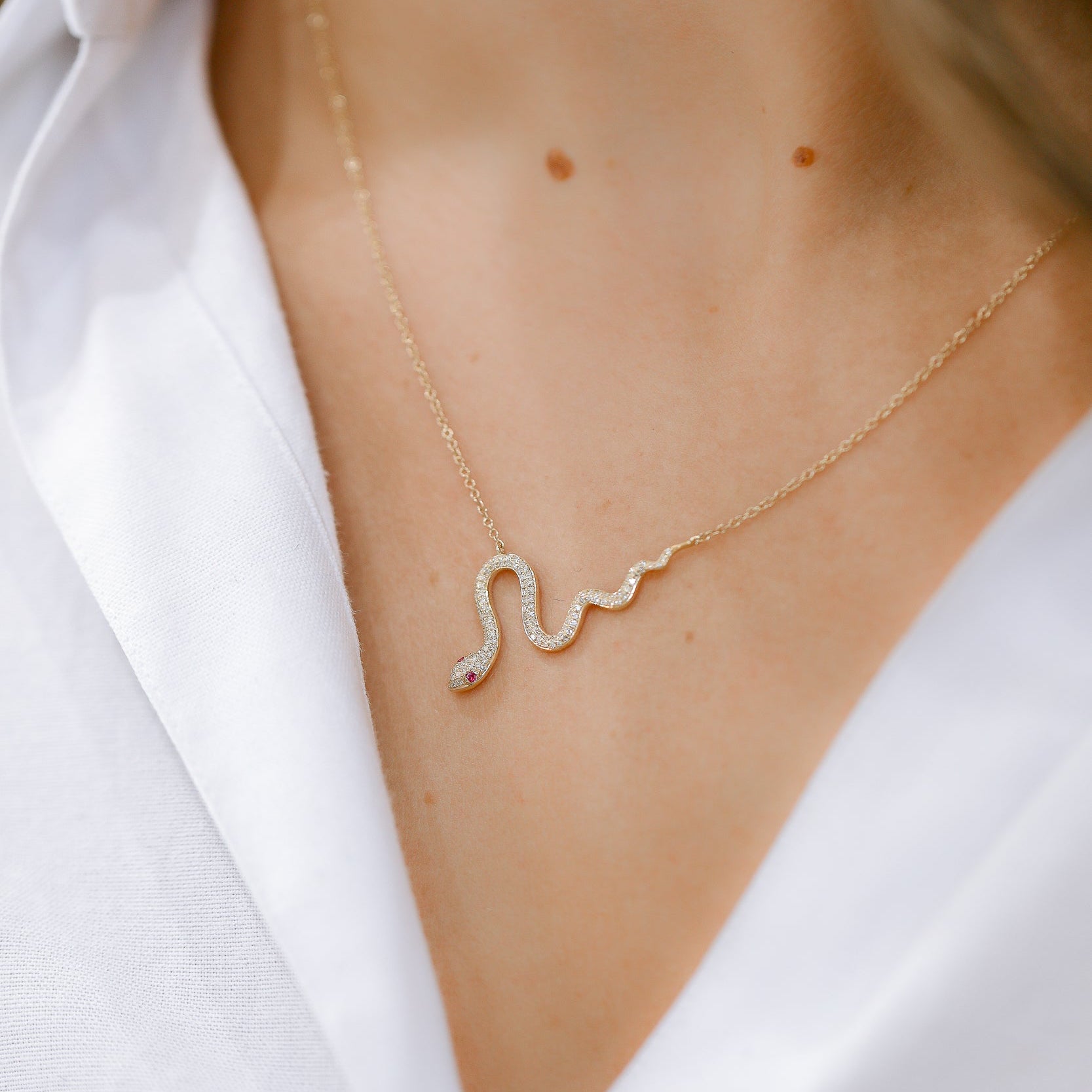 14ky .25ctw Diamond Snake Necklace